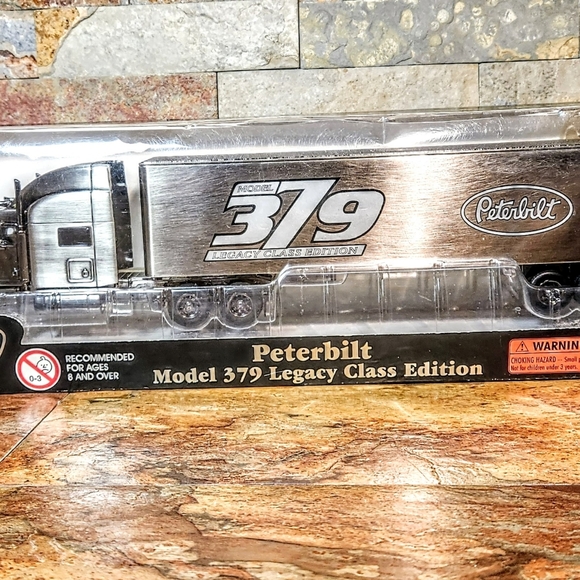 Norscot Group, Inc. | Toys | Peterbilt Model 379 Legacy Class Edition ...